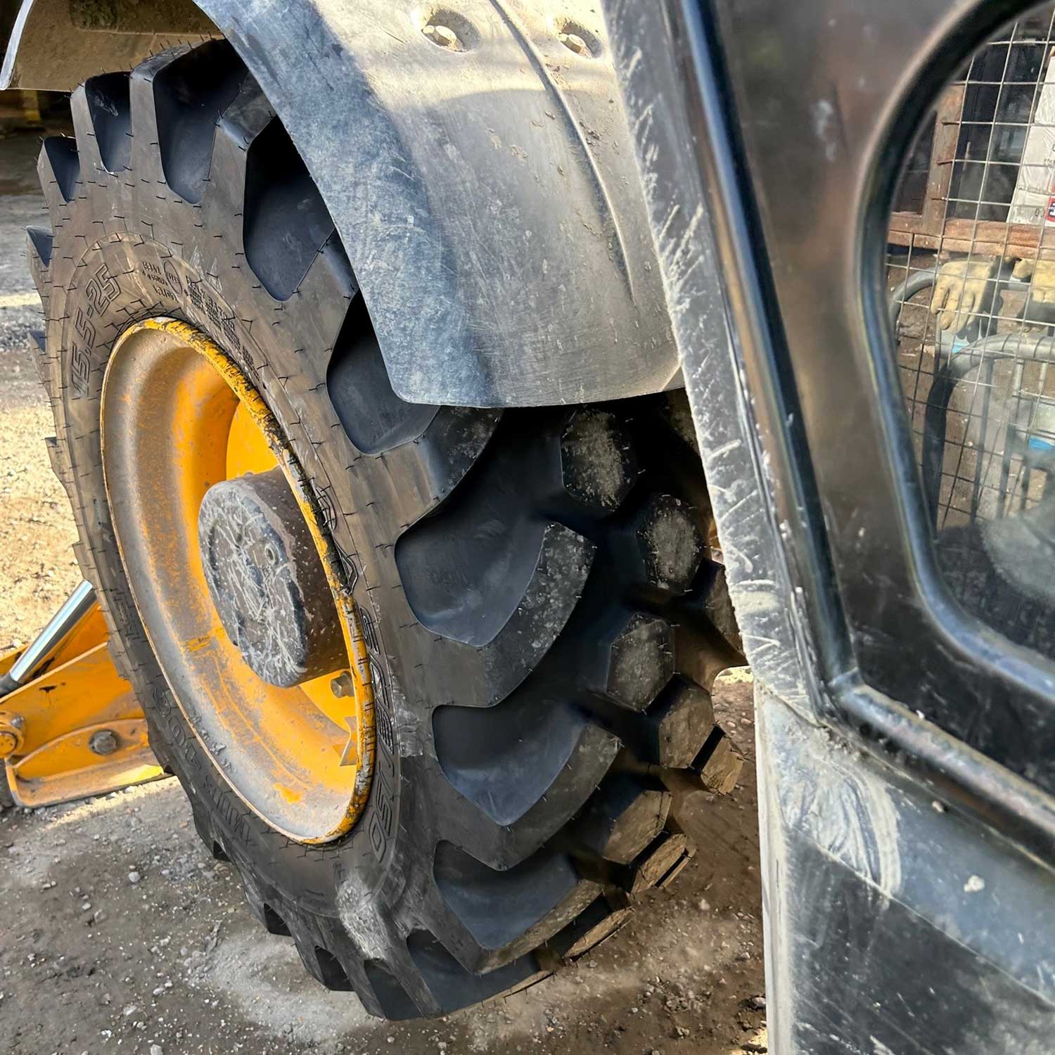 Ascenso MIB 406 Tyres for JCB Telehandler | Bush Tyres